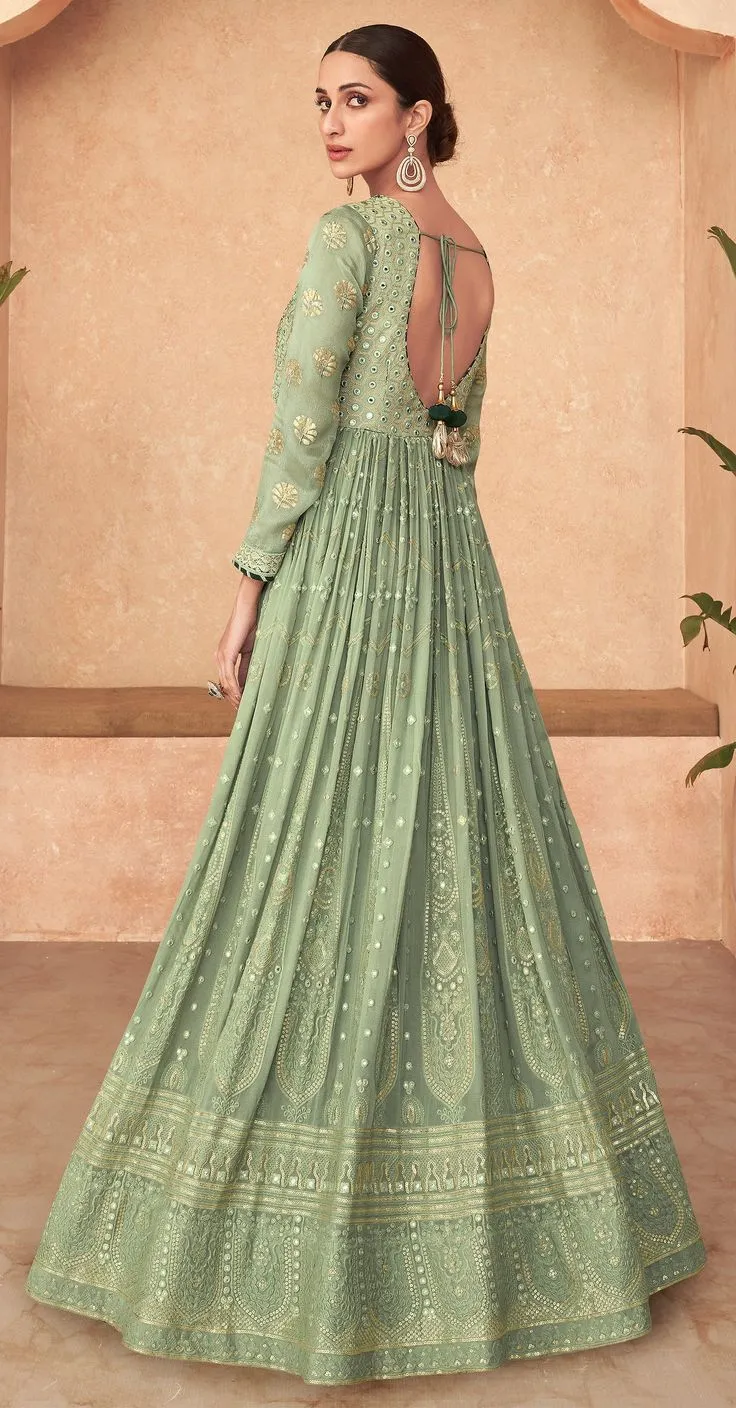 Latest Anarkali Suit : साल 2025 में ऑफिस में दिखाएं देसी स्टाइल, पहनें ...