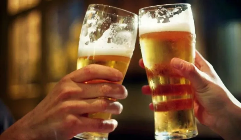 Benefits Of Beer In Winter: क्या बीयर सच में हड्डियों और दिल के लिए ...