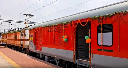 मऊ: ट्रेन उद्घाटन कार्यक्रम में विवाद, सपा सांसद राजीव राय ने लगाया ...